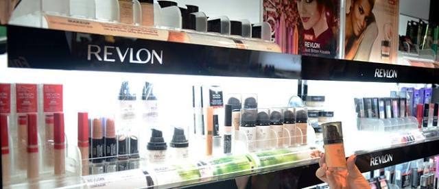 Revlon sigue los pasos de L’Oréal y abre tiendas en España ...