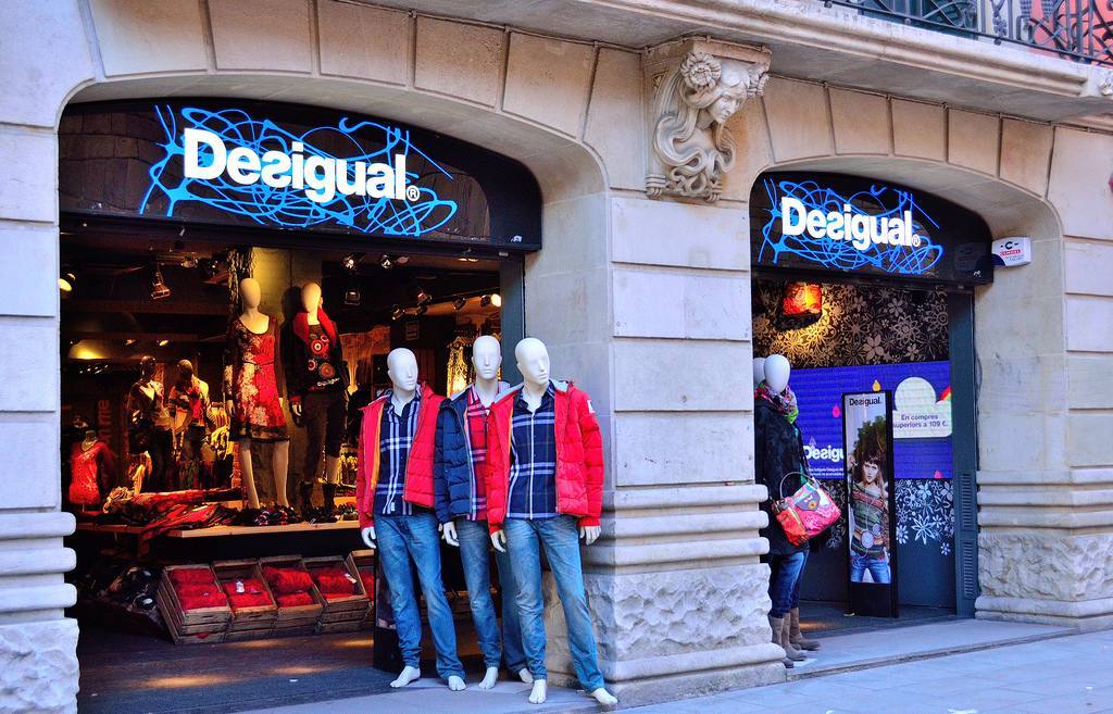Desigual avanza en su transformación y llega al centro de Barcelona ...