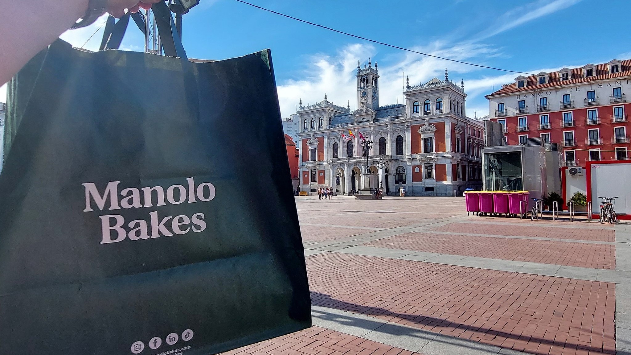Manolo Bakes abre en la Plaza Mayor de Valladolid su primera tienda en ...