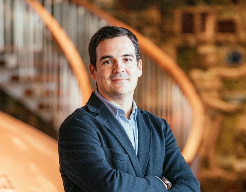 Fallece a los 44 años Rodrigo Burgos, director del Museo Estrella de Galicia DARetail. La ...