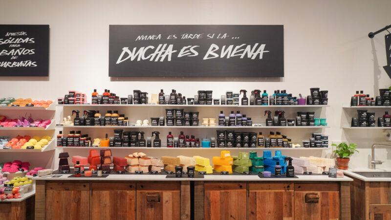 Lush, la marca cosmética natural "con alma activista", llega a Gran ...