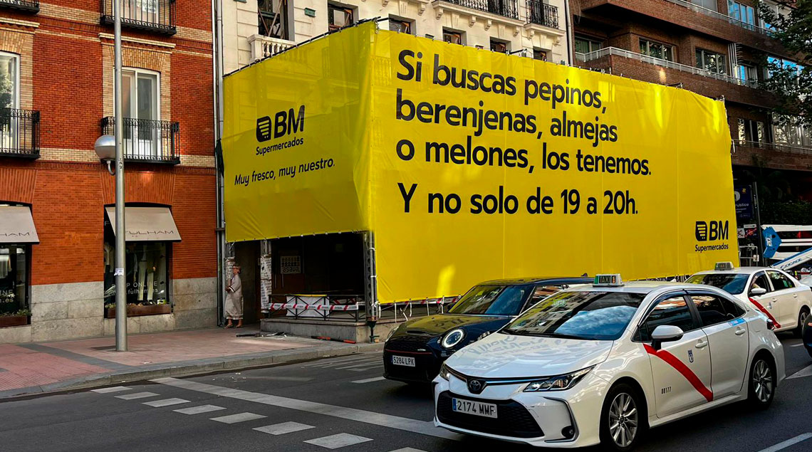 BM recuerda la calidad de sus frescos con una lona sugerente