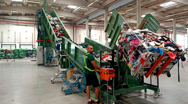 Humana inaugura en Madrid nueva planta de preparación para reutilización